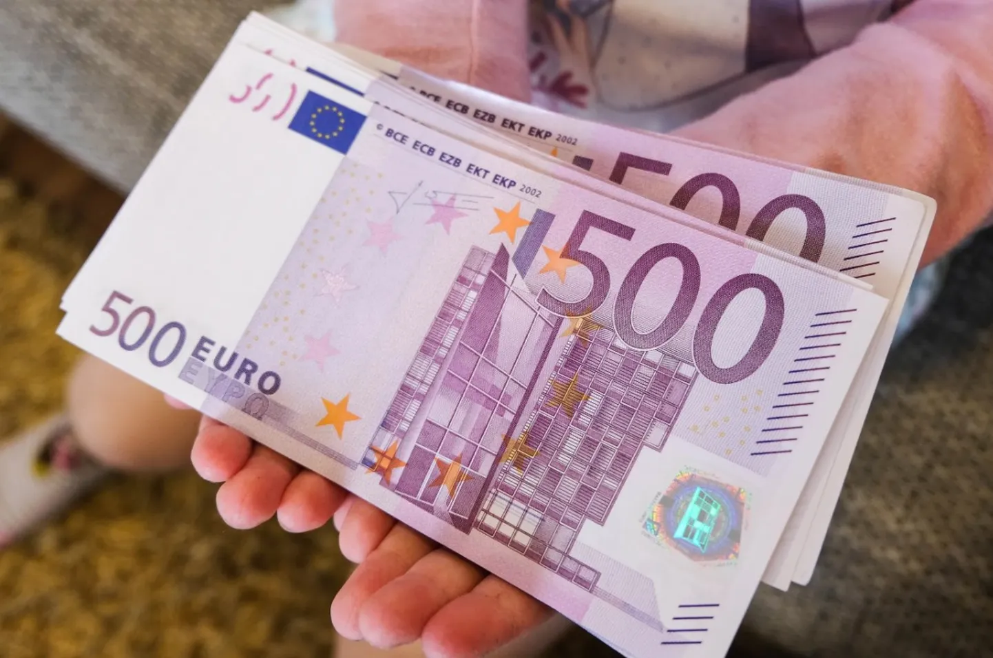Bussist varastati kott sularaha ja dokumentidega