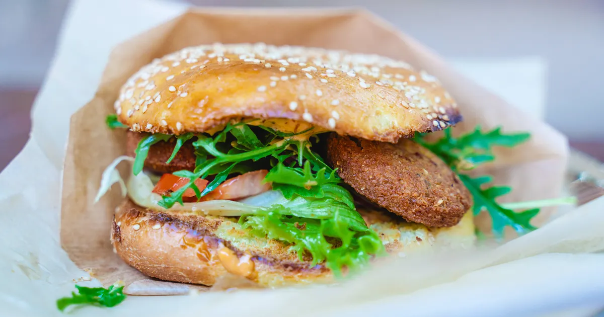 HÄDA AJAB HÄRJA PANNILE Väikelinna veganiresto hakkas ellujäämiseks ...