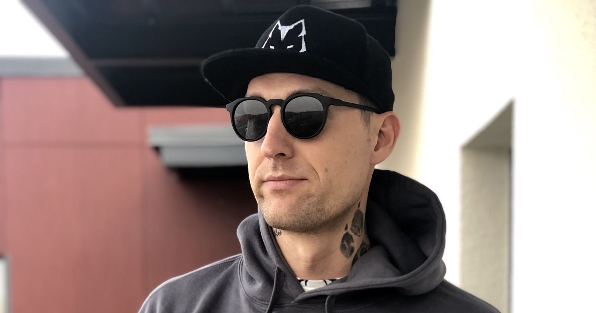 EESKUJULIK Muusik Hunt teenis pudelite üles korjamisega tossud