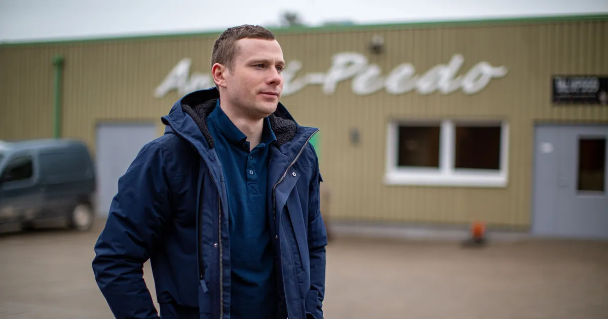 VAADE MAALT Automaks tuleb, kuid treppis kruusateed jäävad