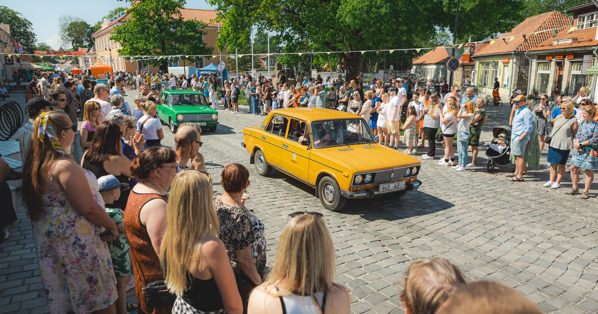 GALERII Mahedad mootorihelid ja kenad hobisõidukid