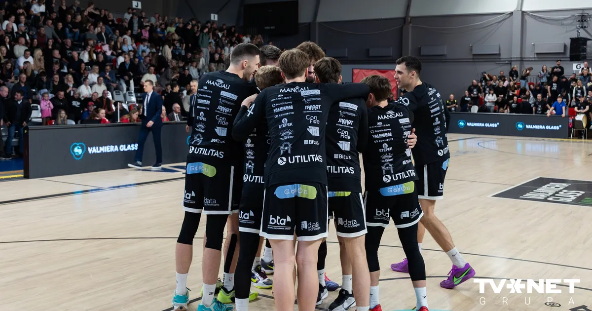 "Valmiera Glass"/ViA basketbolisti kļūst par LBL čempioniem