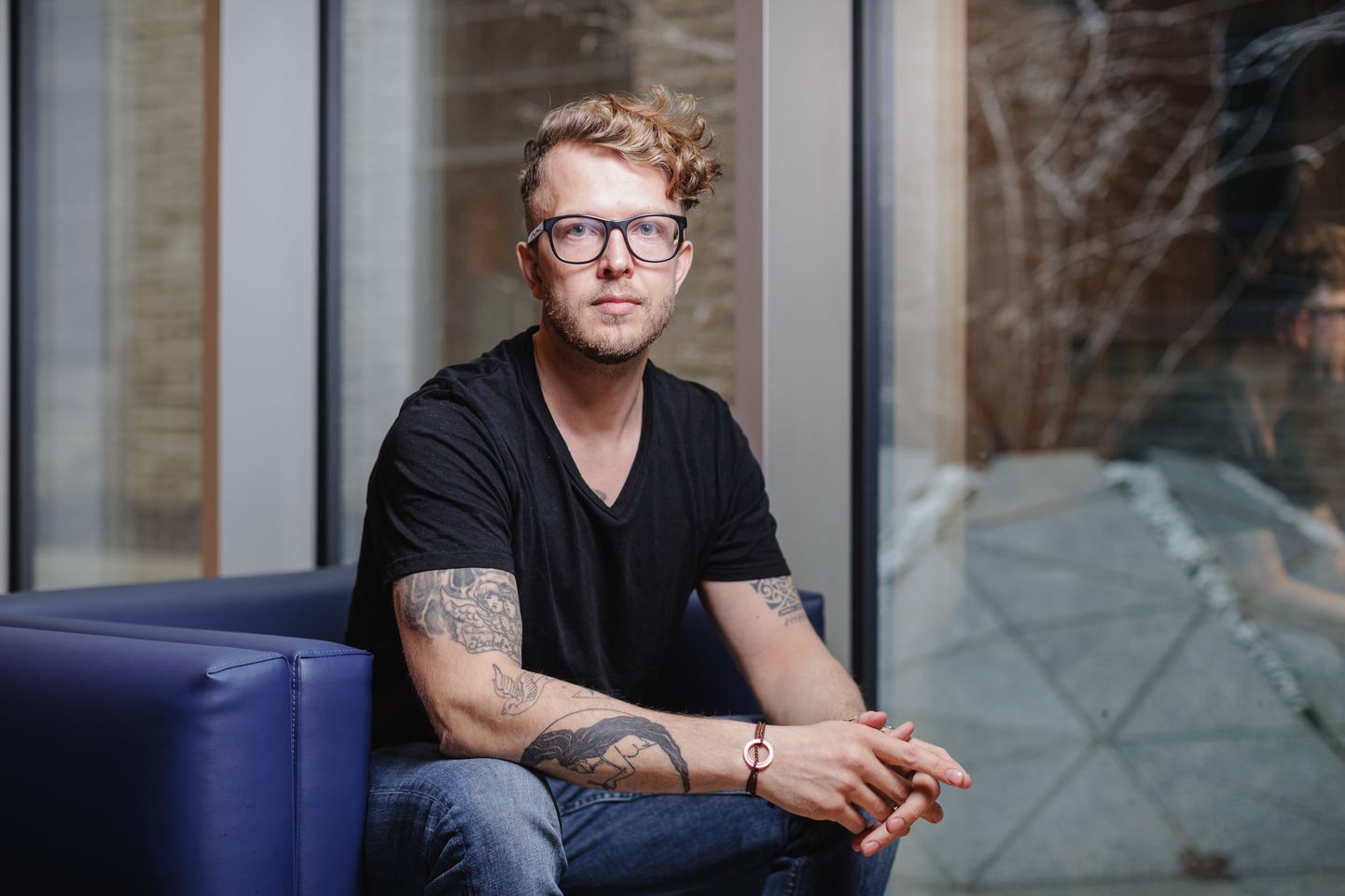 Lugu 15-aastase kogemusega kelmist, kes käis hüpnotisöör Antsu käest ...