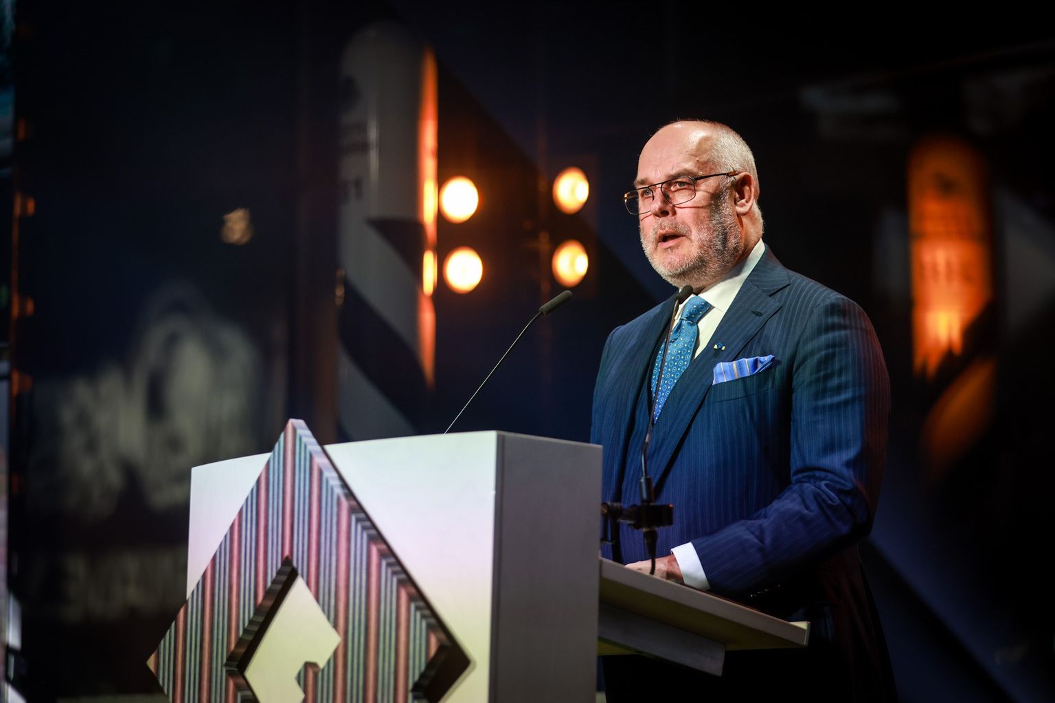 President Alar Karis PPA aastapäeval: politsei on liiga õhukeseks ...