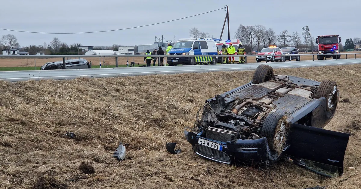 PILDID SÜNDMUSKOHALT Purjus juht põhjustas Tallinna–Tartu maanteel ...