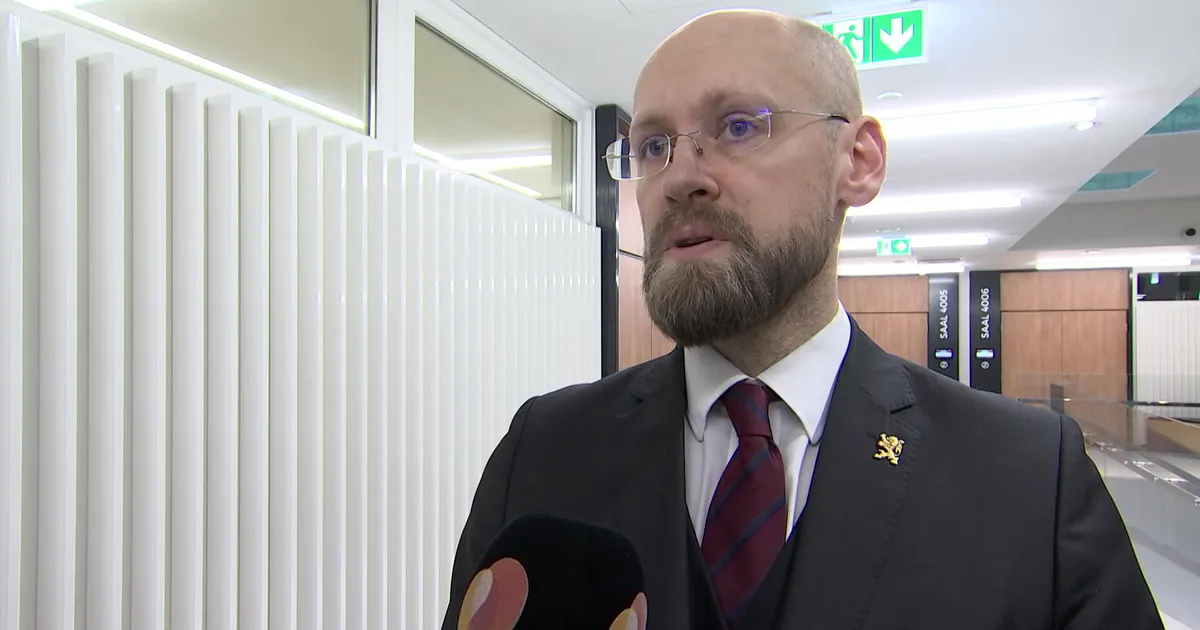 Varro Vooglaid vaidleb kohtus politseiga