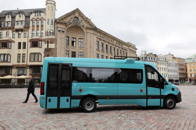 Latvijā saražoti pirmie elektriskie pasažieru mikroautobusi, un tie ...