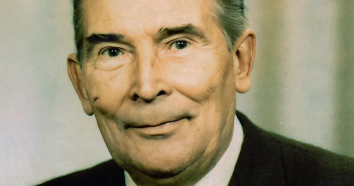 KALJO MANDRE 100 Legendaarne apteeker, kes tõi ravimtaimed rahvani