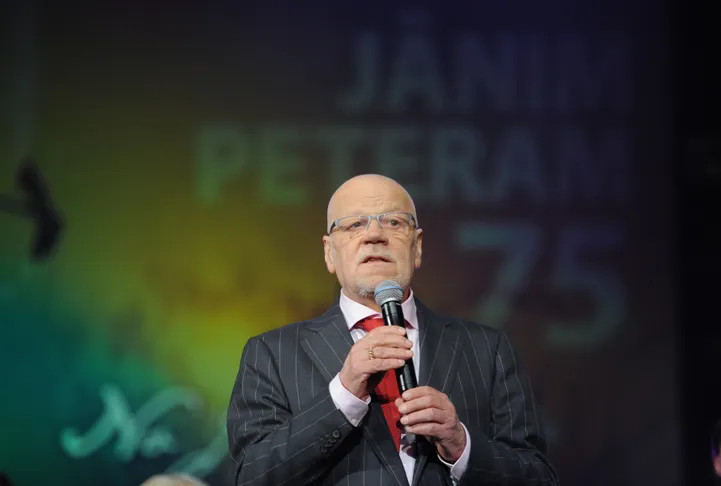 Miris izcilais latviešu dzejnieks Jānis Peters