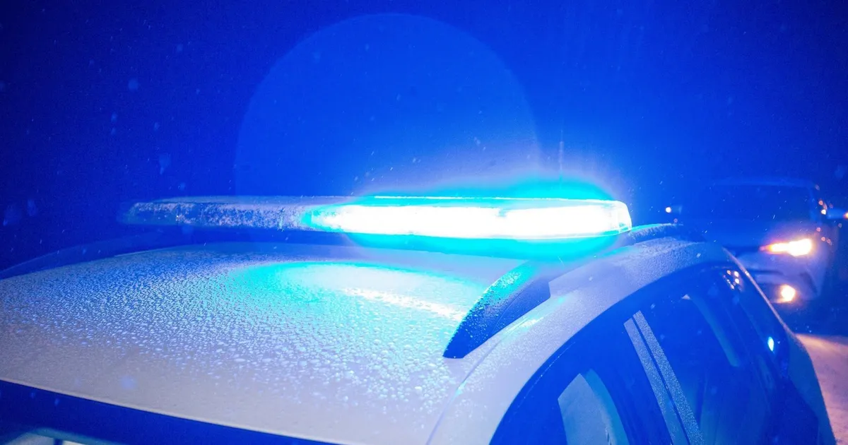 PAUK JA LEEGID Lõhkeseadeldis andis politseile terveks õhtuks tööd