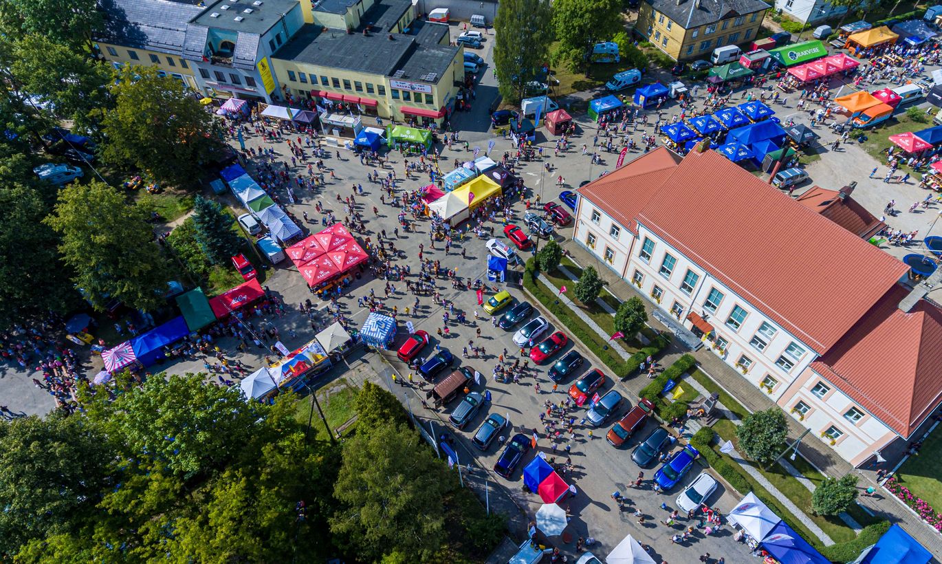 Antsla otsib 300 000 euroga õpilasliinide veoteenindajat - Eesti ...