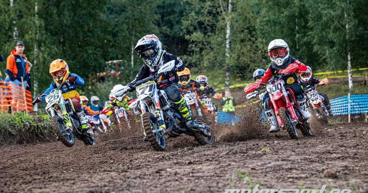 Isad ja pojad kihutasid Äksi krossil