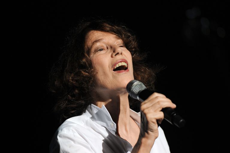 Mirusi aktrise, dziedātāja un stila ikona Džeina Birkina