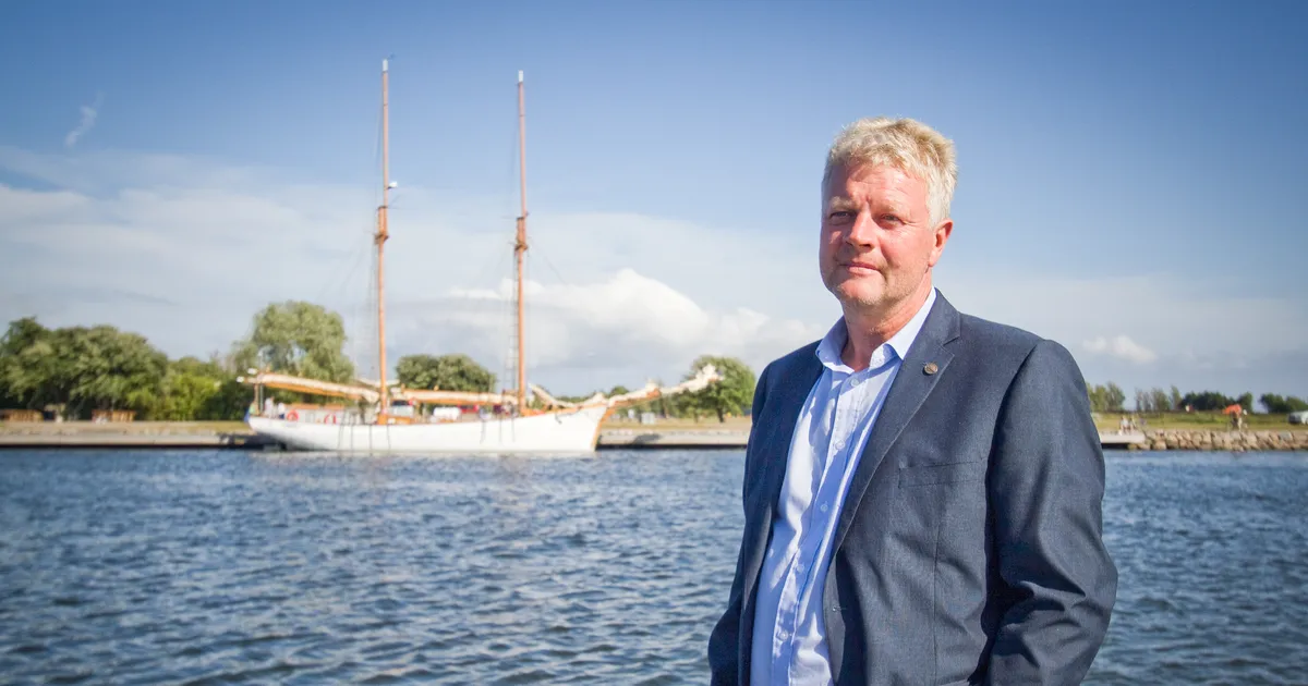 TÕNIS RIHVK 60 Meremehetee kodurannast maailmameredele