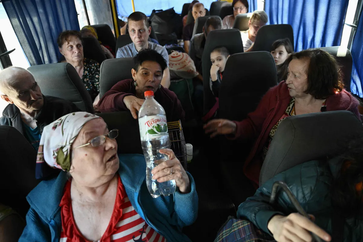 Донбасс не прощается: Украина эвакуирует детей из Донецкой области и ...