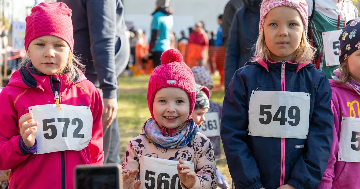 Lapsed hingasid metsa vahel kopsud kevadist õhku täis
