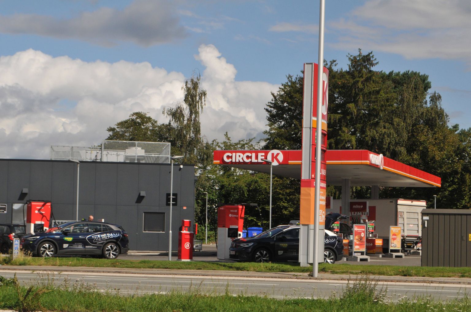 Circle K langetab pealelõunal kolmeks tunniks kütusehindu