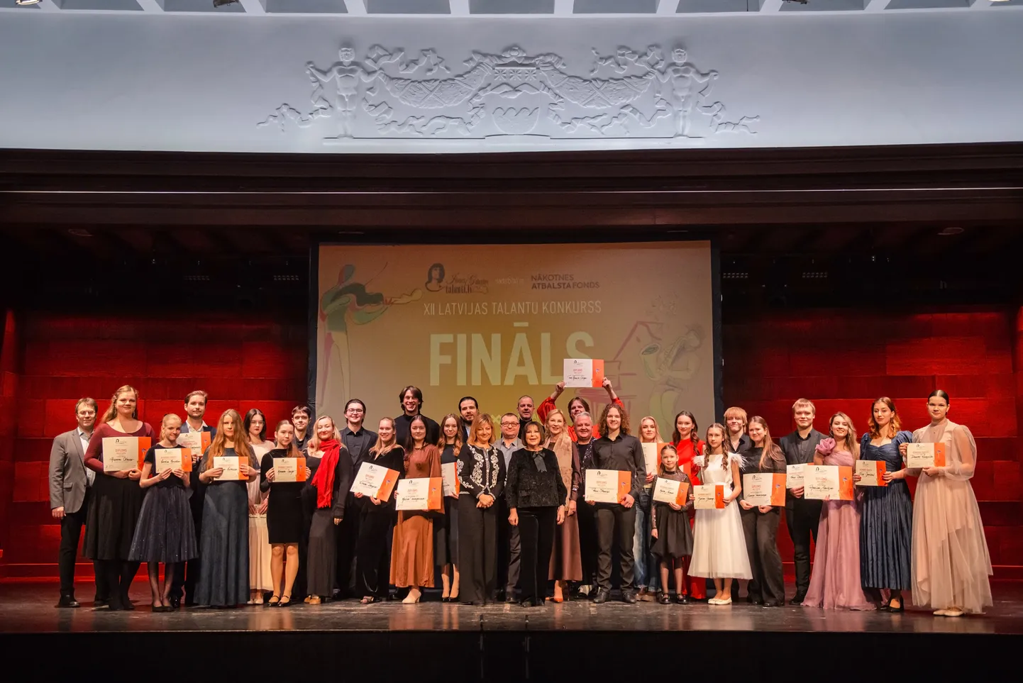 FOTO Apbalvoti XII Jauno izpildītāju konkursa "Ineses Galantes talanti ...