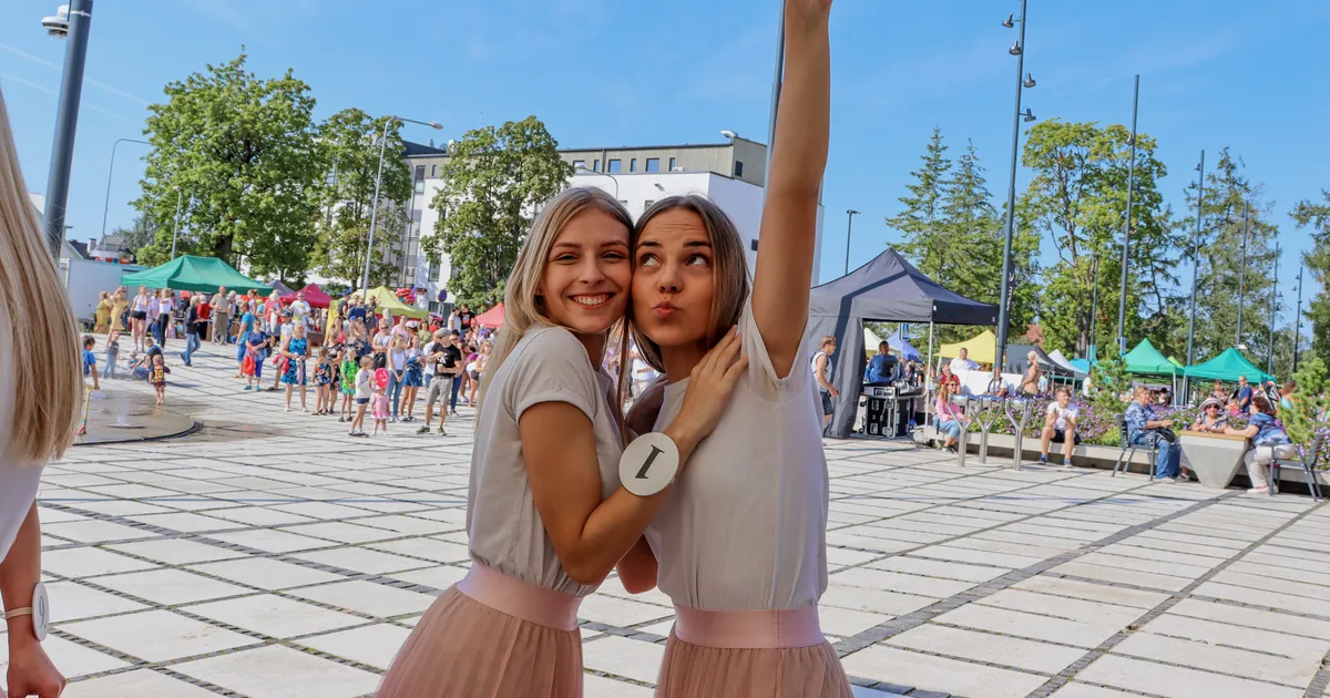 GALERII Miss Raplamaa 2020 kandidaadid näitasid Rapla melupäeval, kui ...